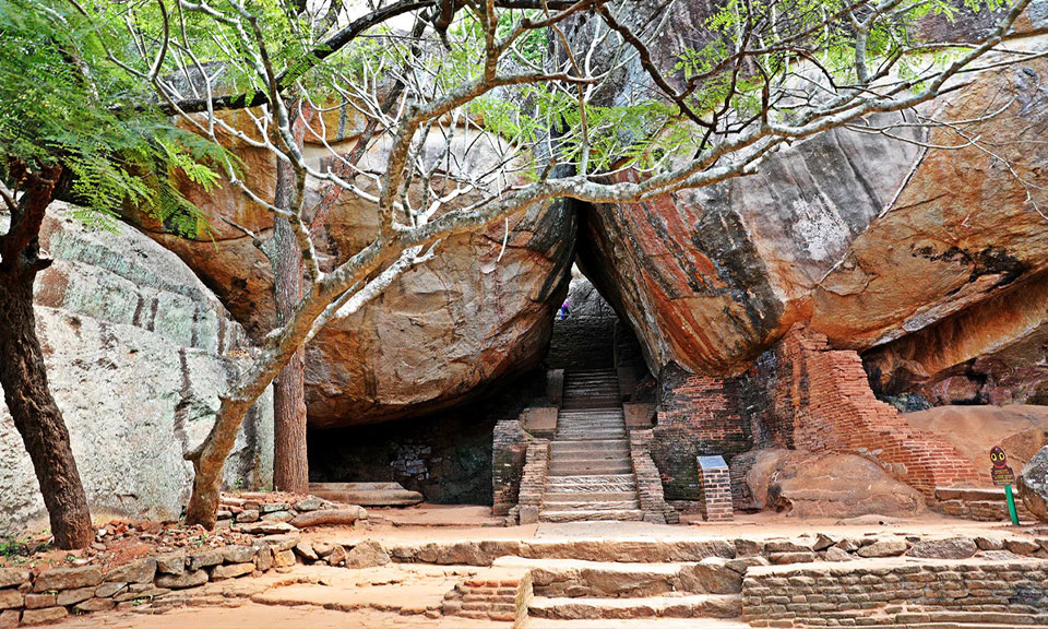 Sigiriya – Heslaa Tours